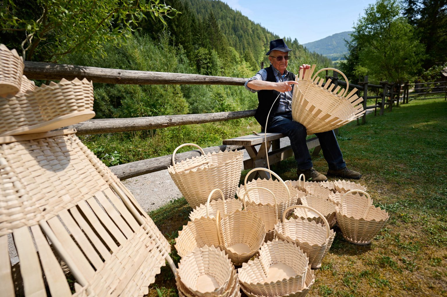 16. letno srečanje gorniških vasi celotnih Alp v Lučah Novice Globalno - Zgornja Savinjska Dolina